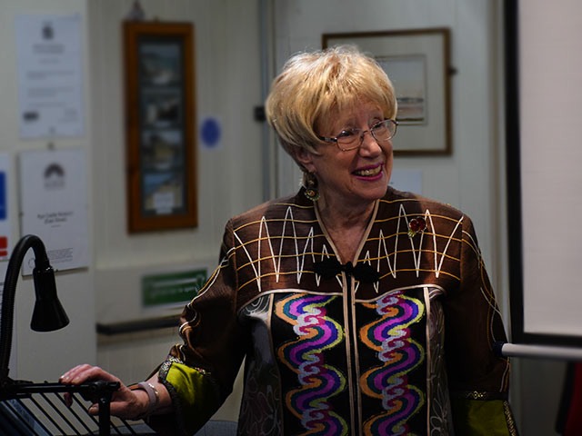 Ménage à Trois in Terry’s garden | Rye News