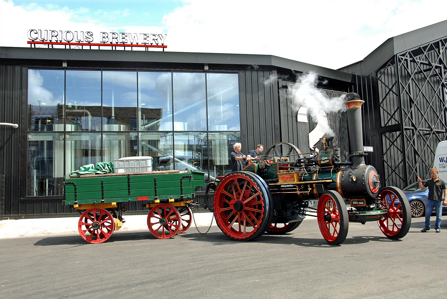 Old machines steam in | Rye News