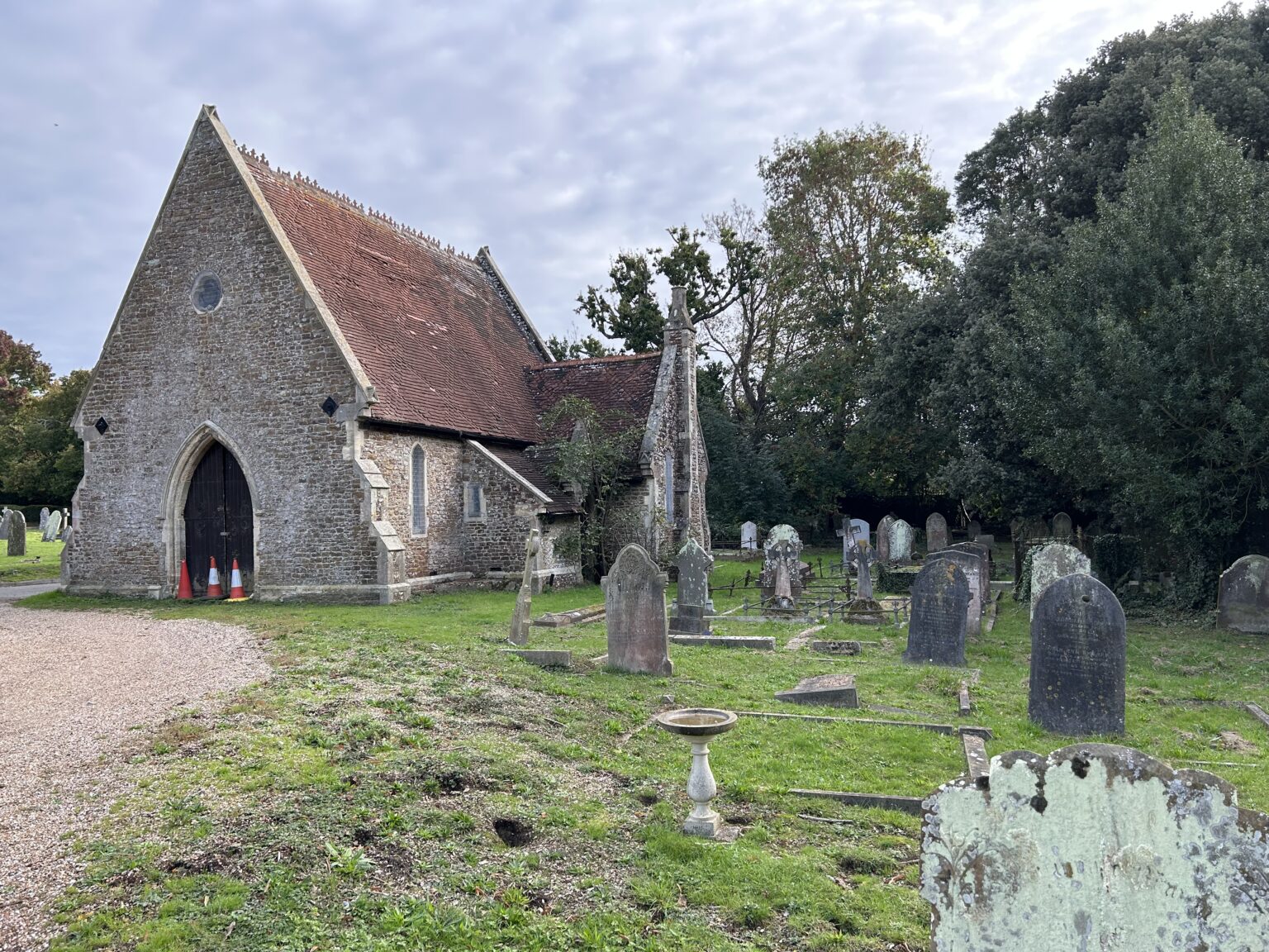 Dogs to be allowed to visit cemetery | Rye News