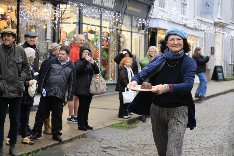 Pictures and video: Christmas in Rye pudding race | Rye News