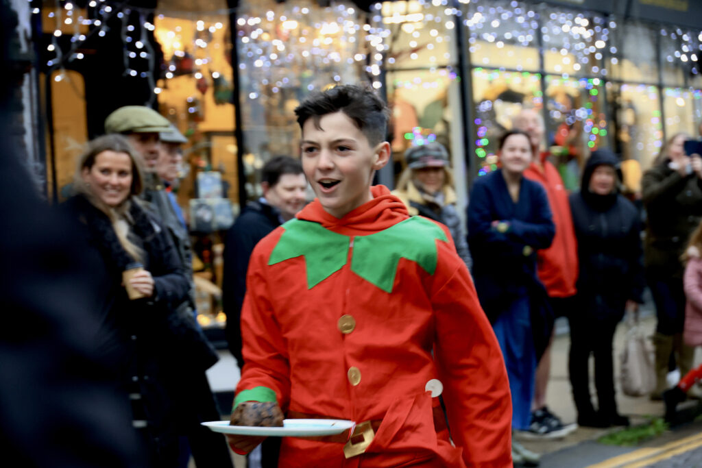 Pictures and video: Christmas in Rye pudding race | Rye News
