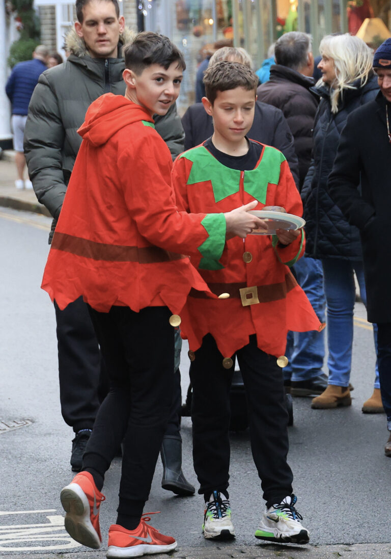 Pictures and video: Christmas in Rye pudding race | Rye News